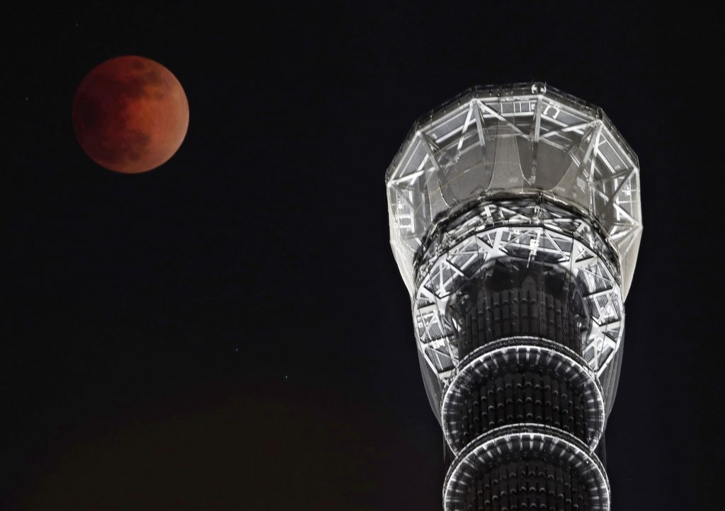 Tokyo’s View of the Total Lunar Eclipse | JAPAN Forward