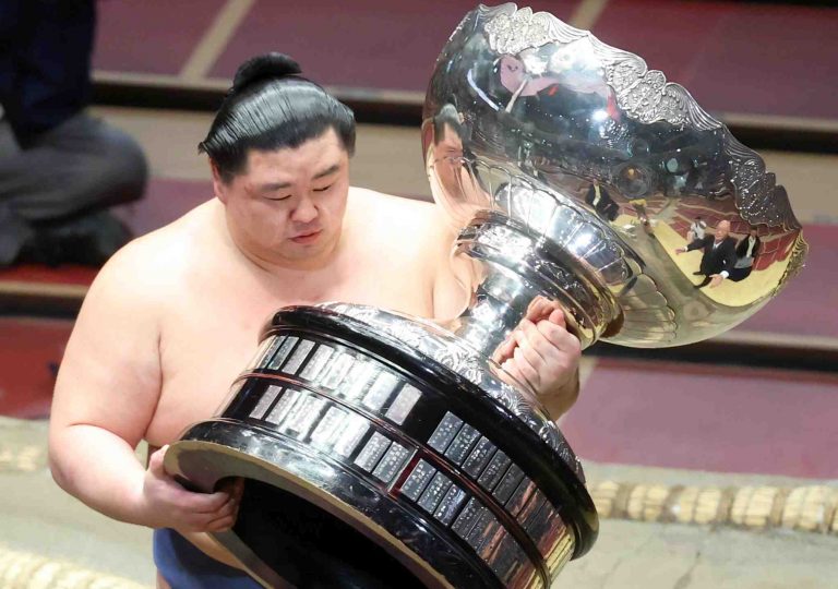 SUMO | Shodai Claims First Emperor's Cup Title at Autumn Basho | JAPAN ...