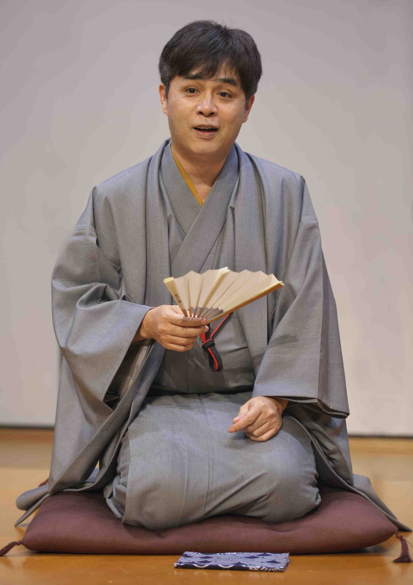 Take a Walk on the Beach of Life’s Fortunes in the Latest Online Rakugo ...