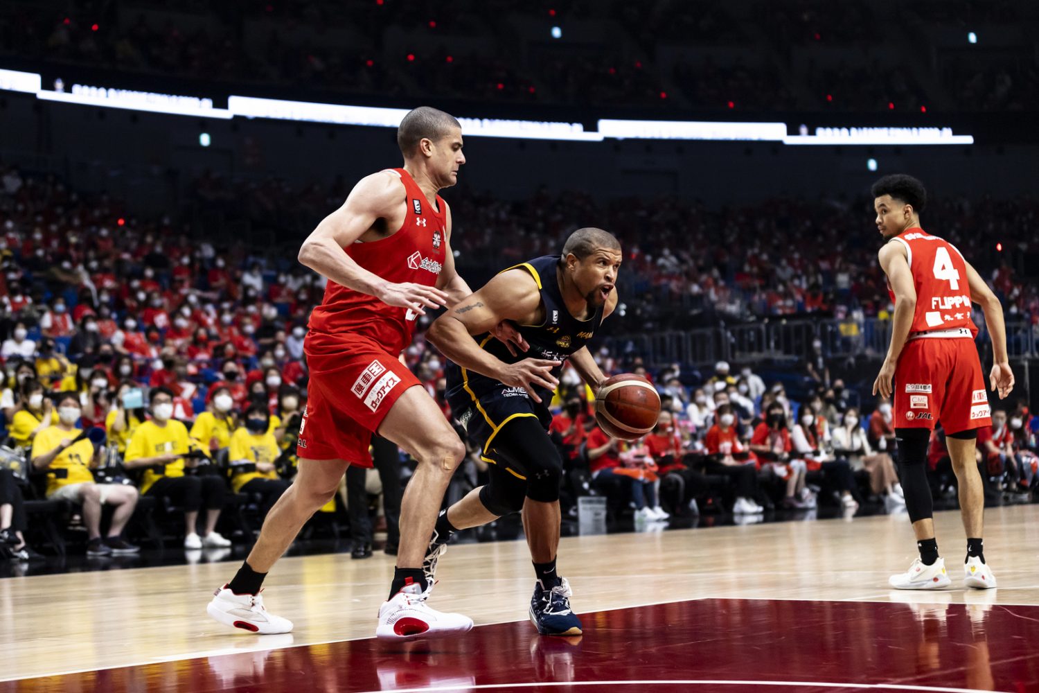 BASKETBALL | Utsunomiya Hammers Chiba, Forces a Decisive Game 3 in B ...