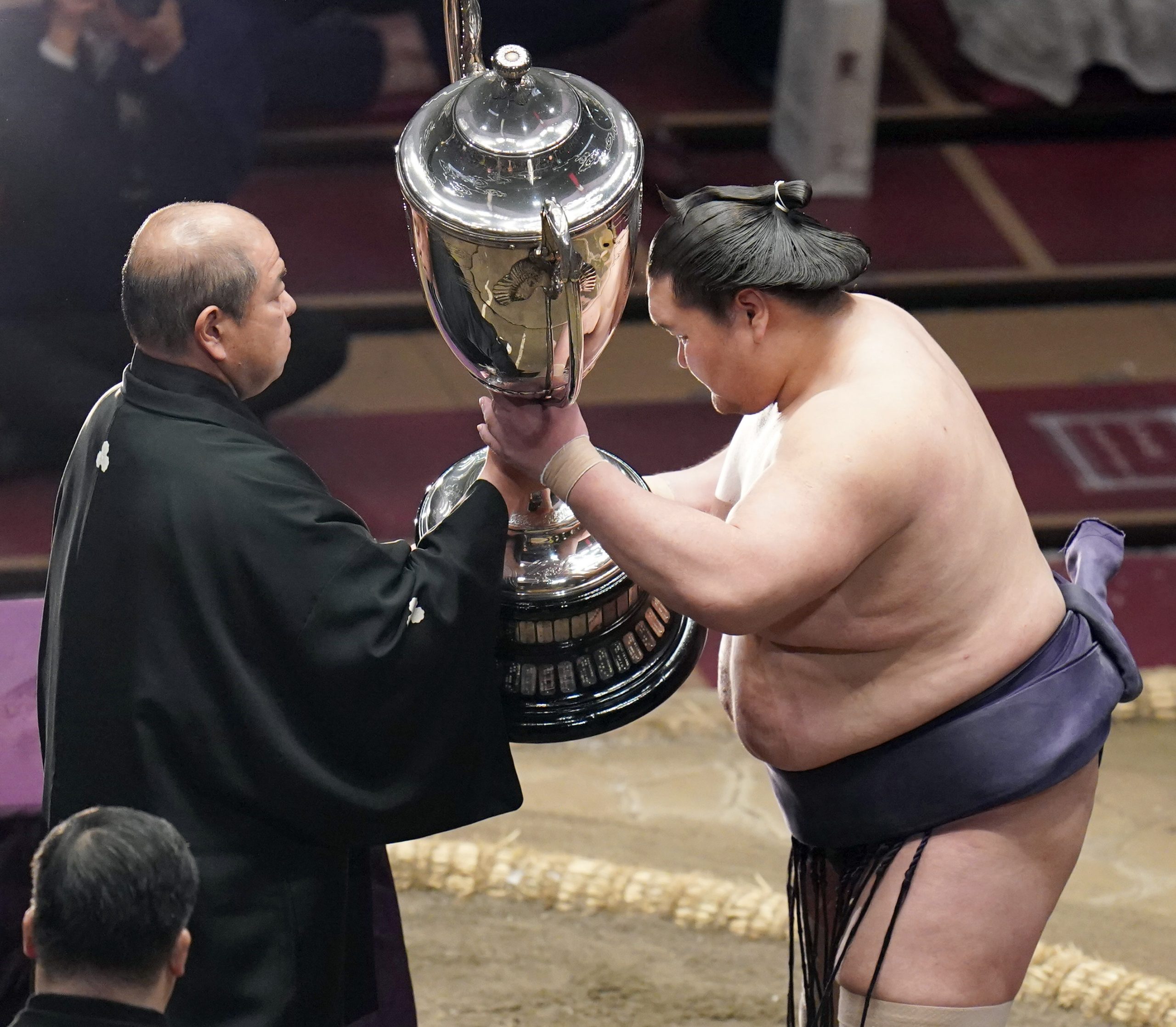 å o Ü ê | JAPAN Forward