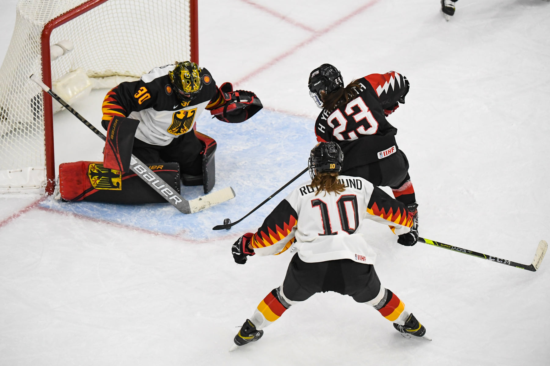ICE HOCKEY | Smile Japan Advances to Quarterfinals at Women’s World ...