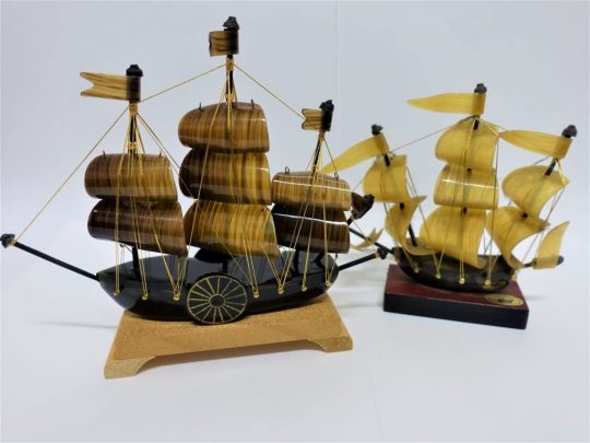 [Whaling Today] Beauty in Artwork from the Baleen of Whales | JAPAN Forward