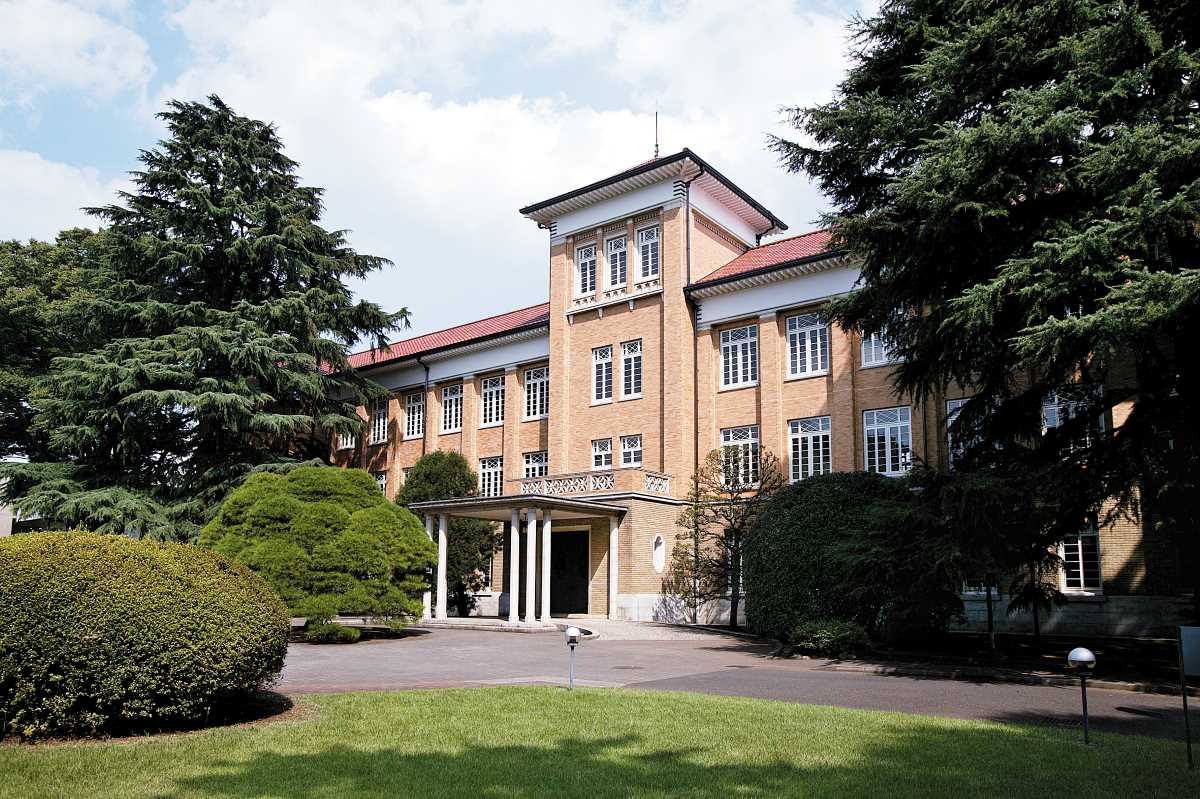 1 Tsuda University front entrance (side view) | JAPAN Forward
