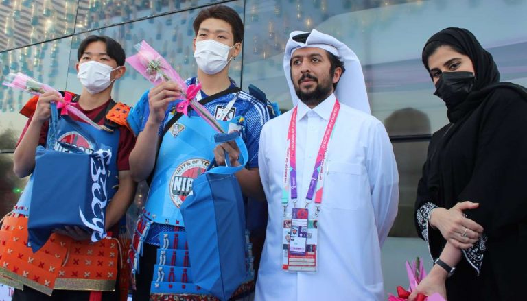 World Cup: Grateful Qatar Rewards Japanese Fans for Cleaning Up | JAPAN ...