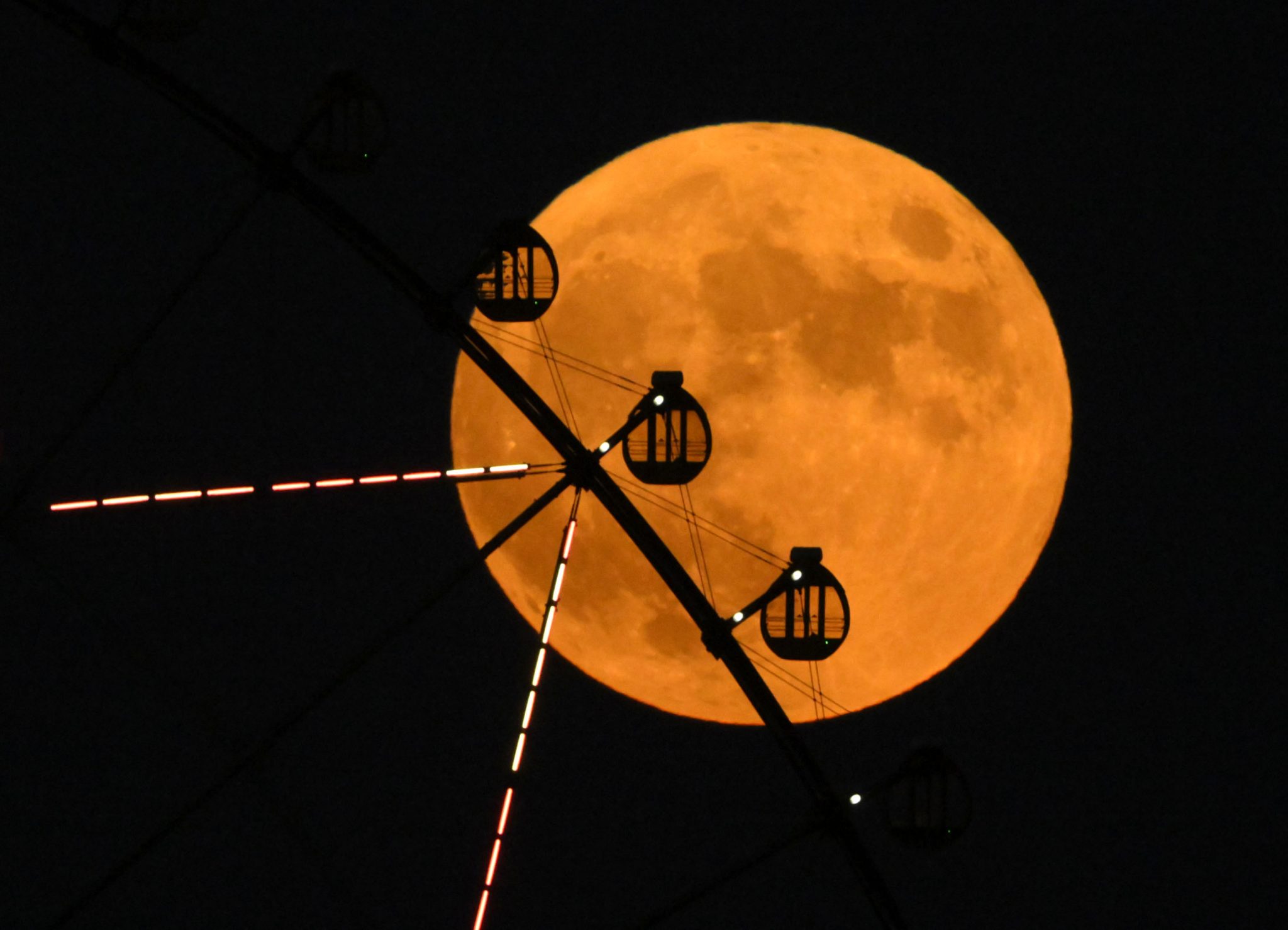Spectacular Full Moon Graces Night Sky on Mid-Autumn Festival | JAPAN ...