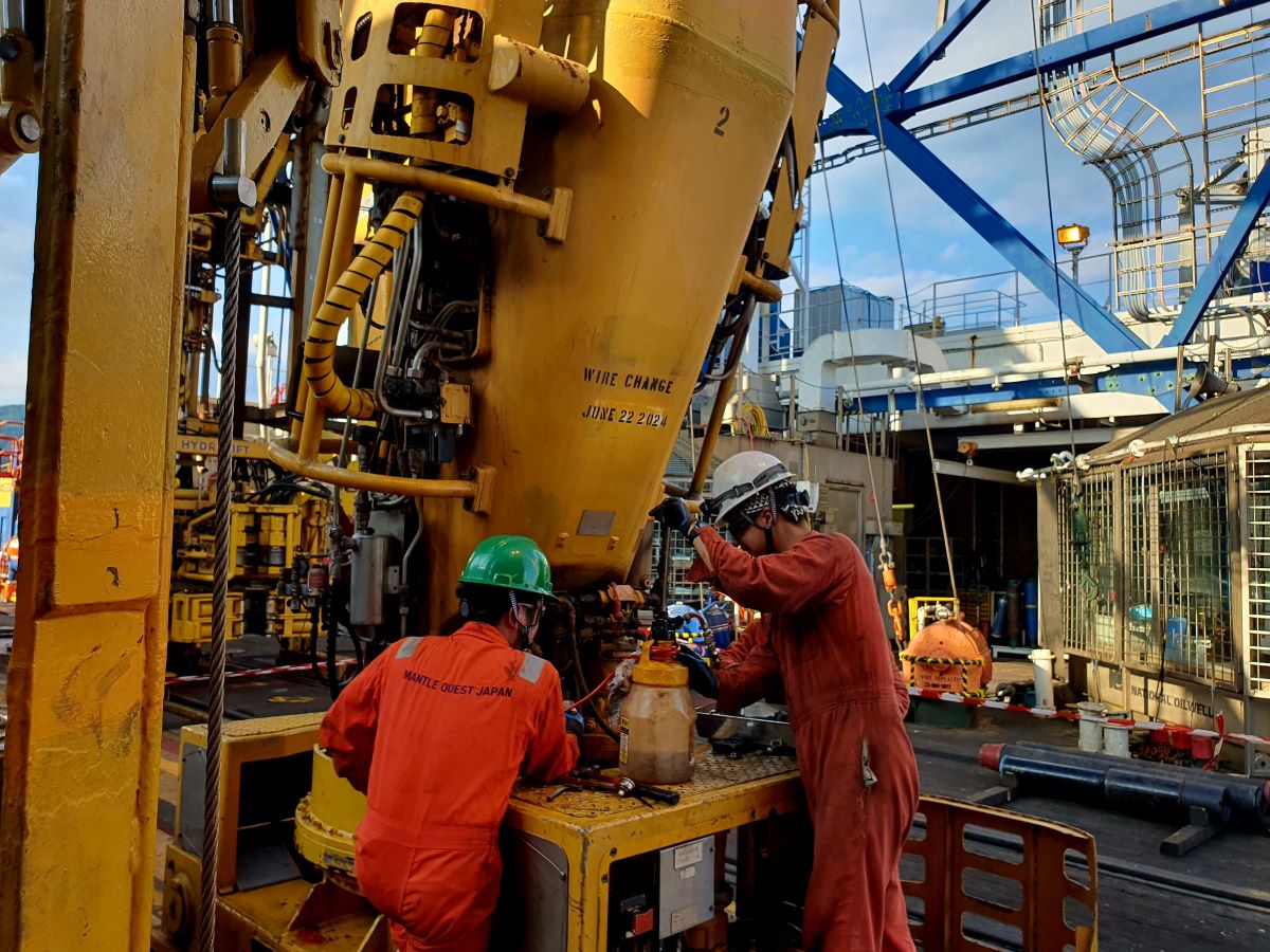 Aboard the 'Chikyu': Searching for New Earthquake Clues Deep in the ...